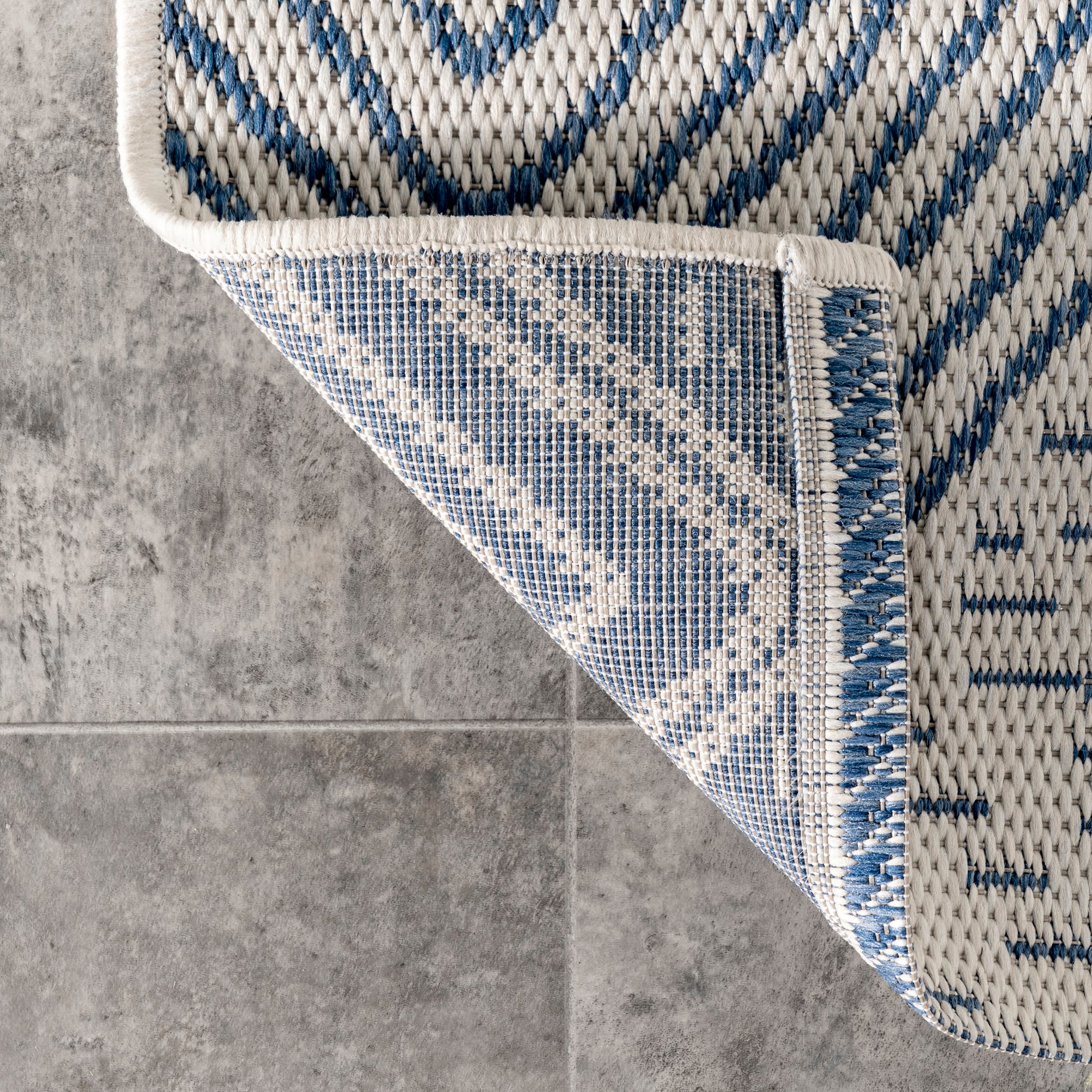 Wavy Chevron Outdoor Area Rug — nuLOOM