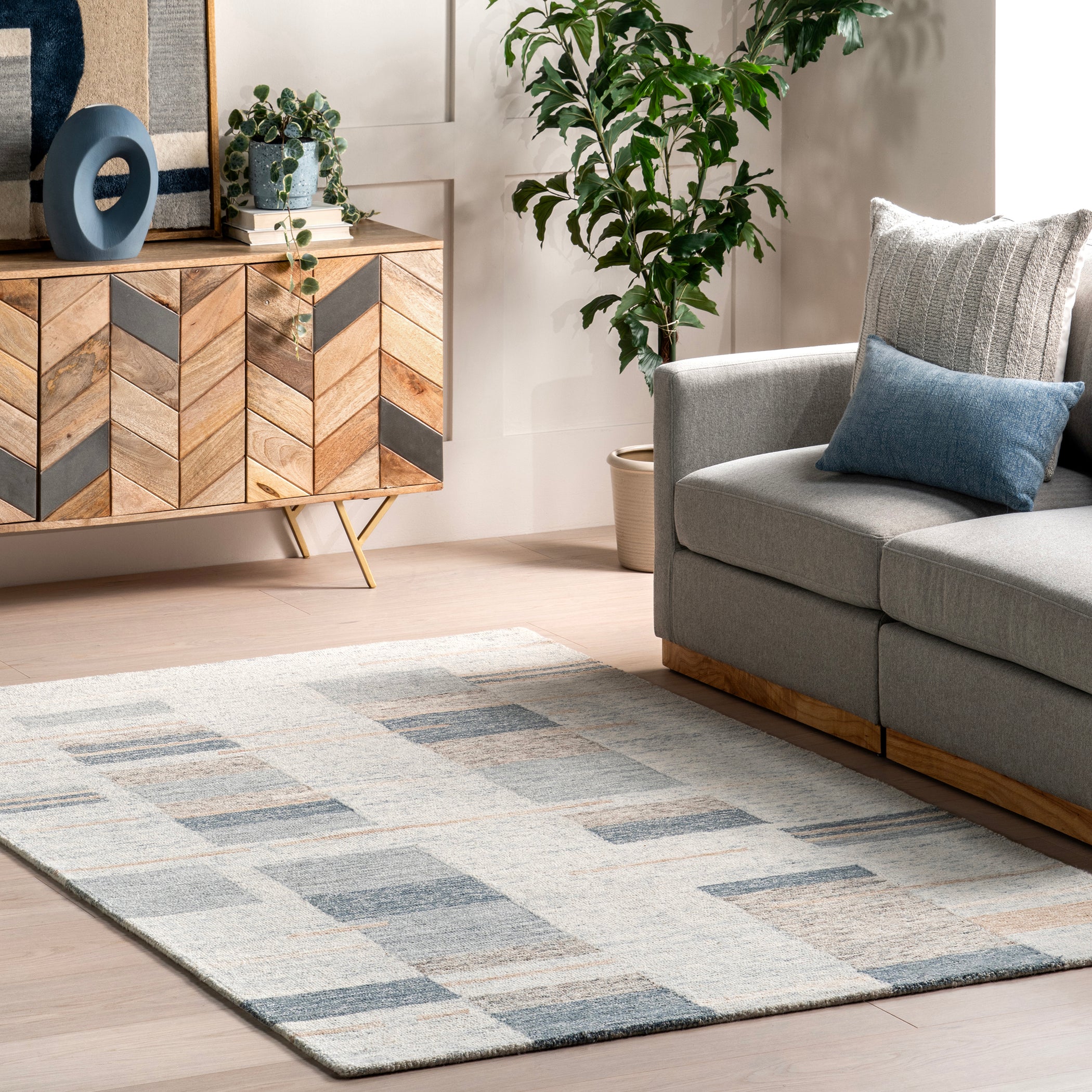 Averill Modern Geometric Wool Area Rug — nuLOOM