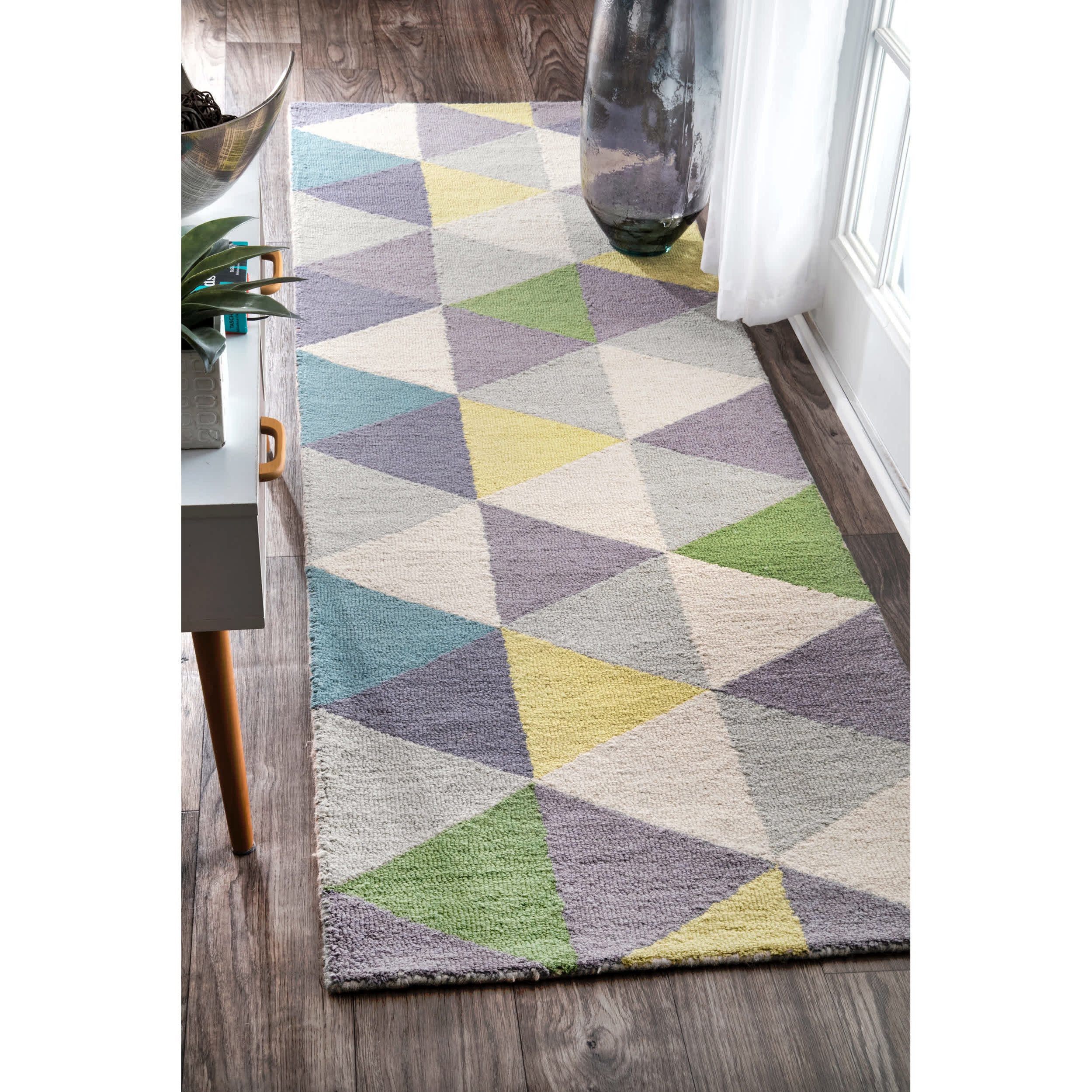 Bianca Triangles Area Rug — nuLOOM