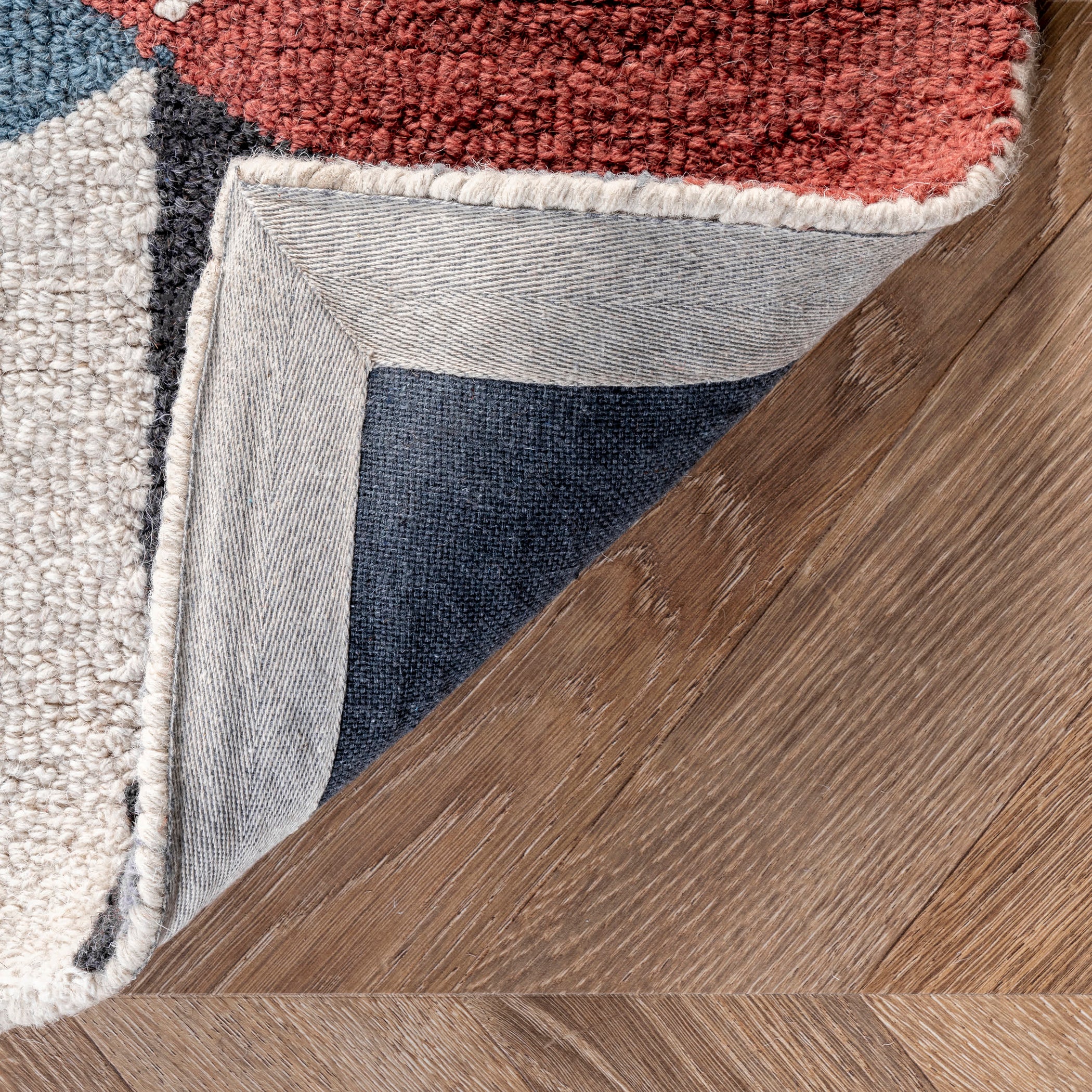 Bianca Triangles Area Rug — nuLOOM