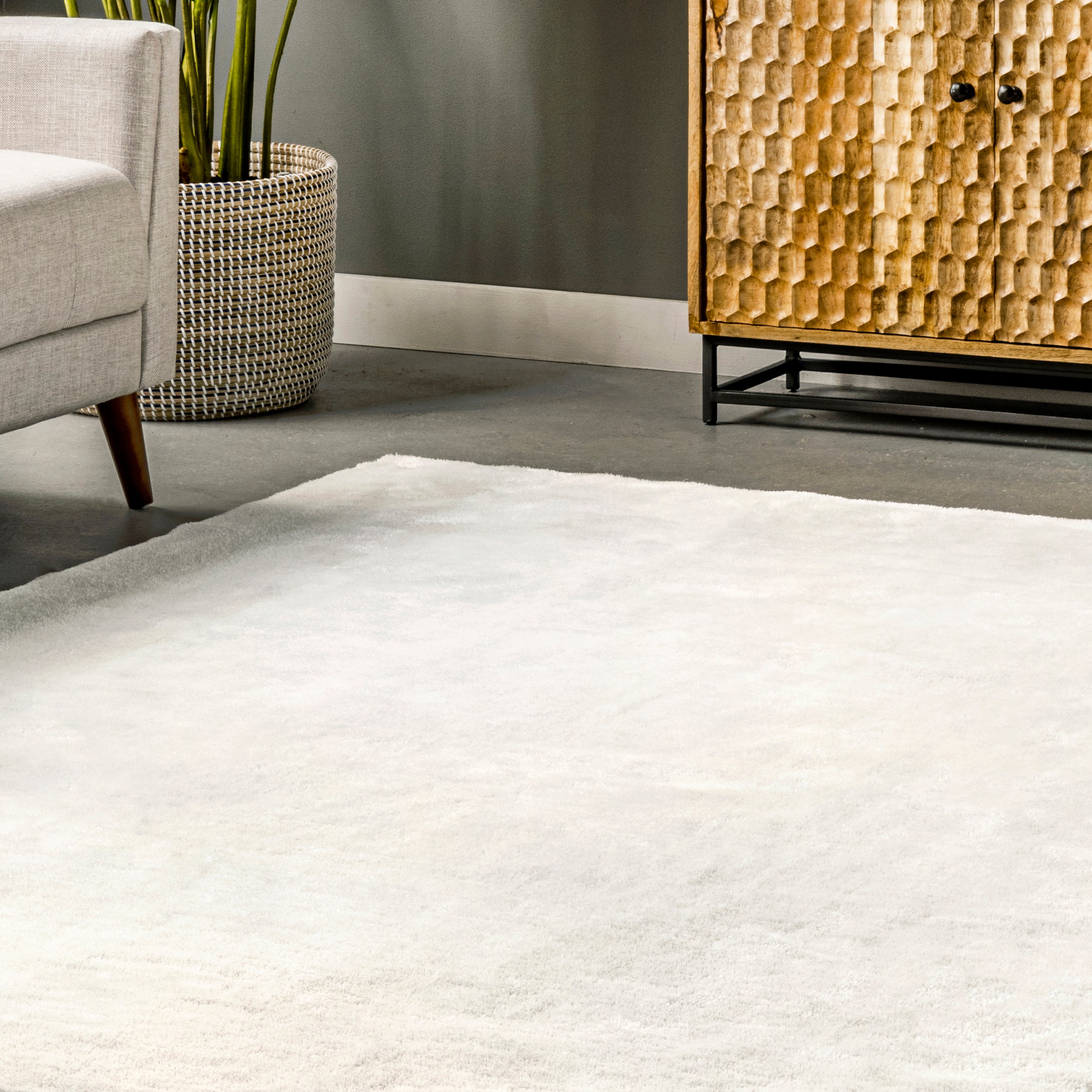 Loni Solid Machine Washable Shag Area Rug — nuLOOM