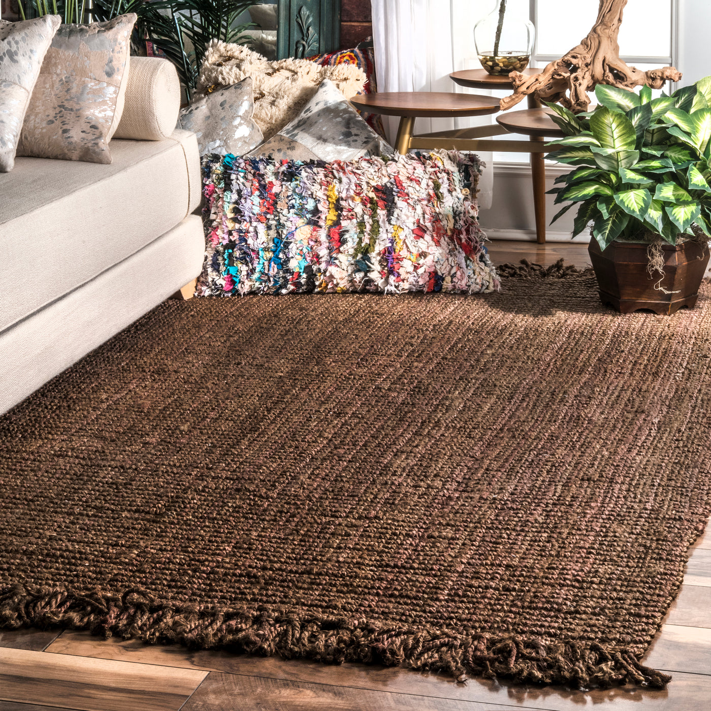 Daniela Farmhouse Chunky Jute Area Rug — nuLOOM