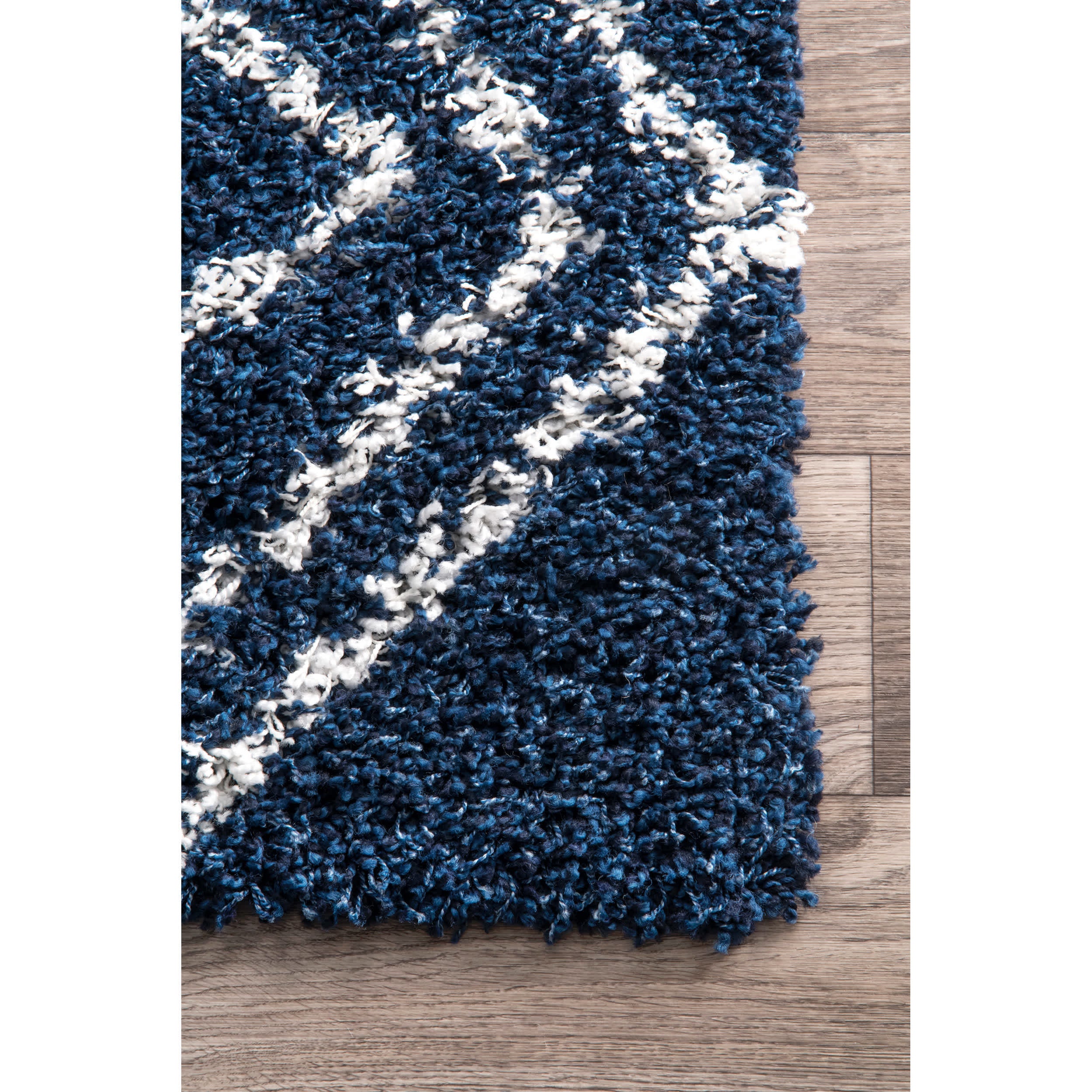 Iola Easy Shag Area Rug — nuLOOM