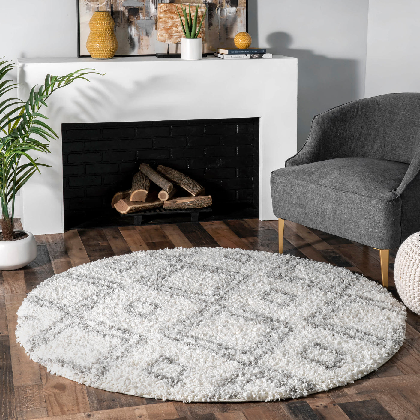 Iola Easy Shag Area Rug — nuLOOM