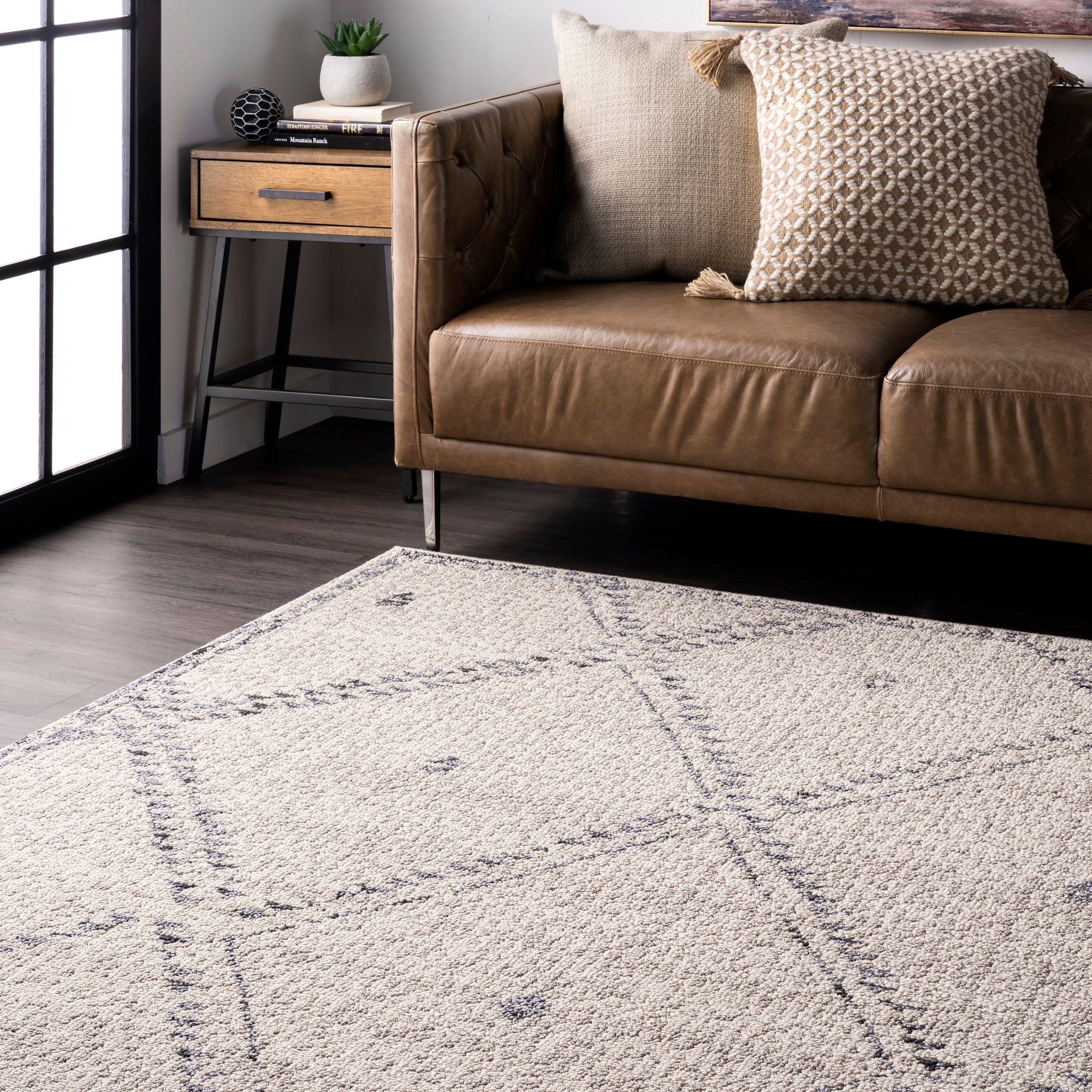 Blaine Dotted Diamond Area Rug — nuLOOM