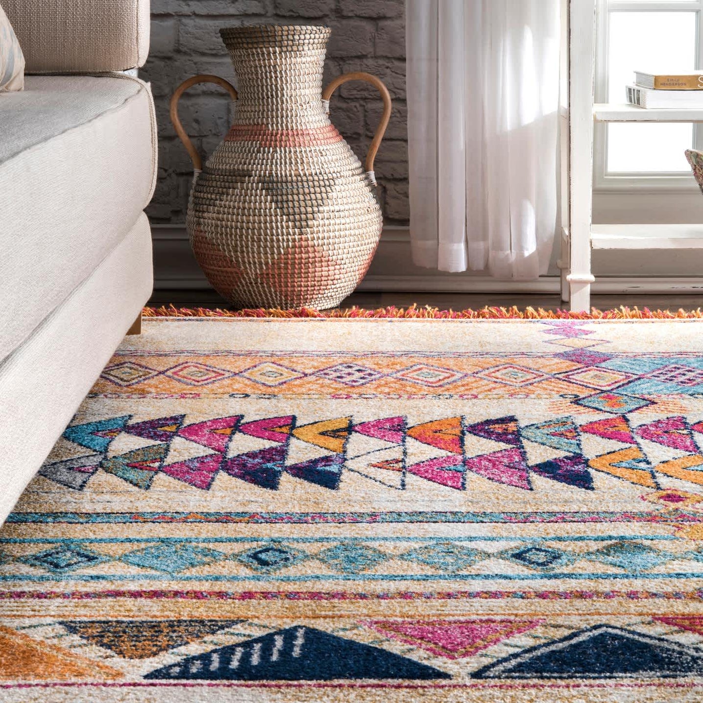 Rochelle Aztec Area Rug — nuLOOM