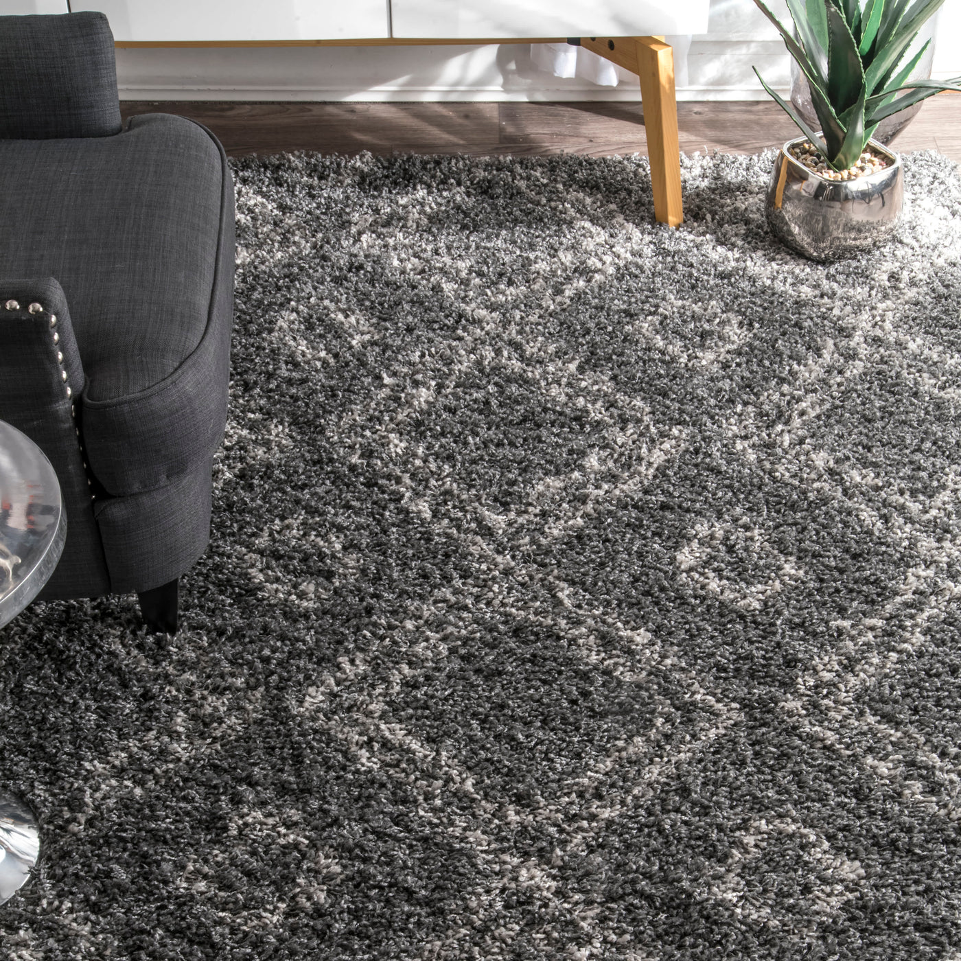 Iola Easy Shag Area Rug — nuLOOM