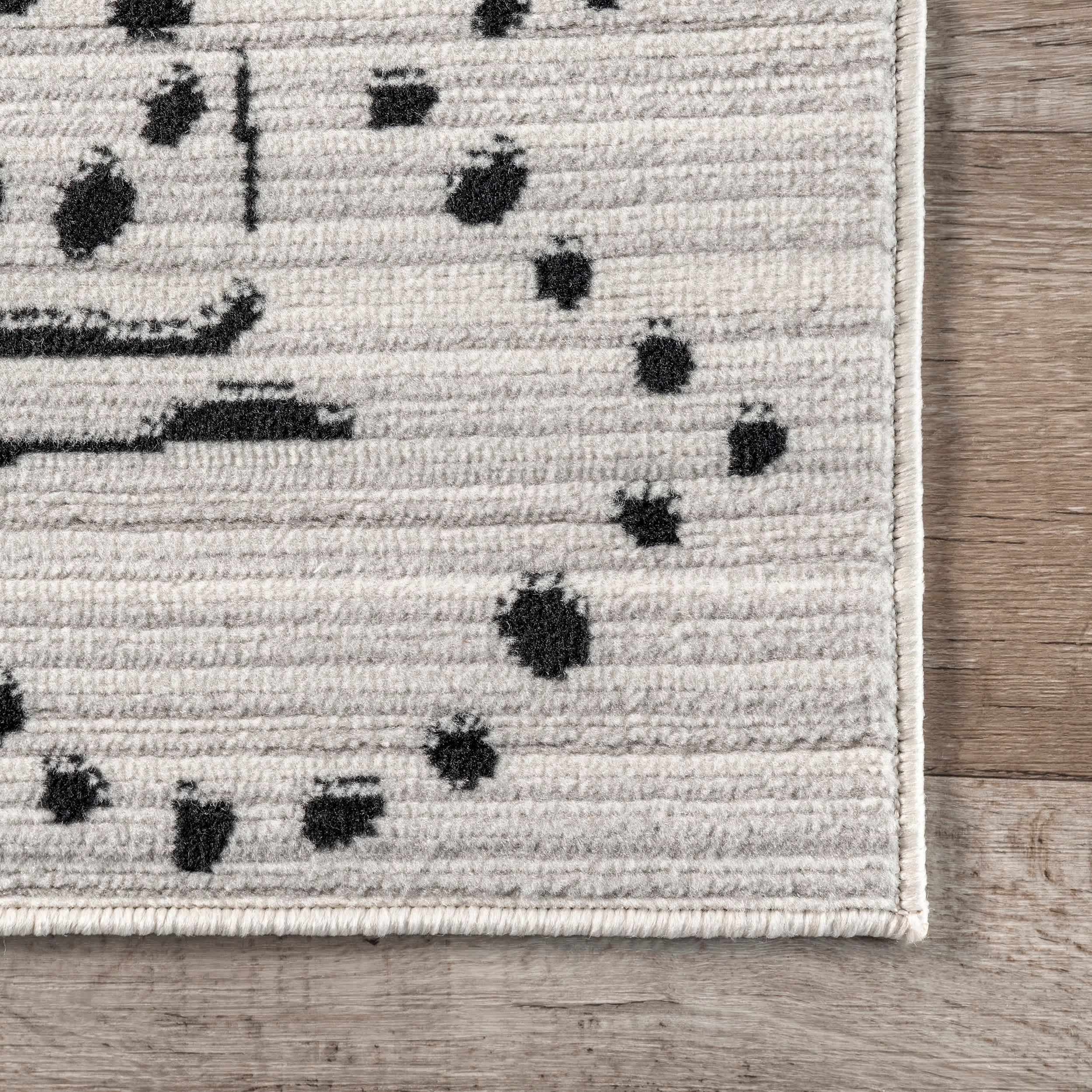 Mila Dotted Diamond Trellis Area Rug — nuLOOM